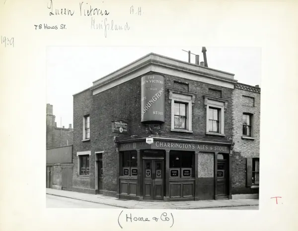 Photograph of Queen Victoria PH, Kingsland, London