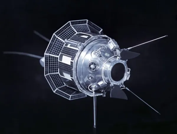 Luna Space Probe Lunar Module Apollo XI (LEM) :: Behance