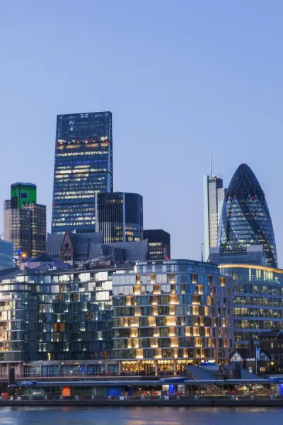 Glass Place Mat of England, London, City Skyline - Media Storehouse