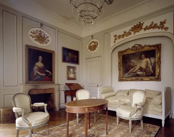 Parisian Salon Of The 17th Century