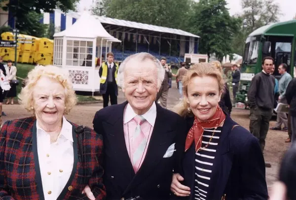 John Mills File:Vintage Photo Of John Mills Circa 1958; I Was Monty's