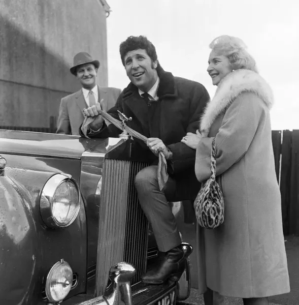Tom Jones Ricarica Tom Jones What's New Pussycat? | Top 40
